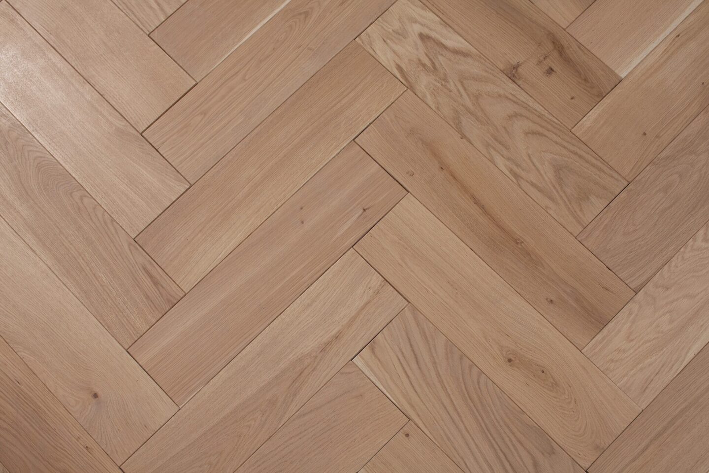 PARQUET CHENE MASSIF BATONS ROMPUS - MasterPierre
